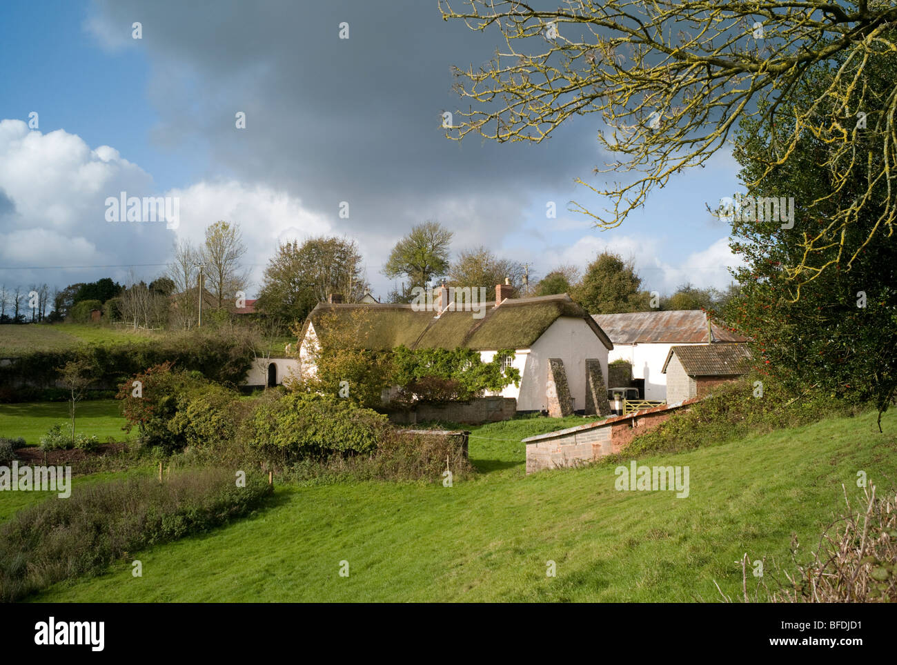 Devon longhouse hi-res stock photography and images - Alamy