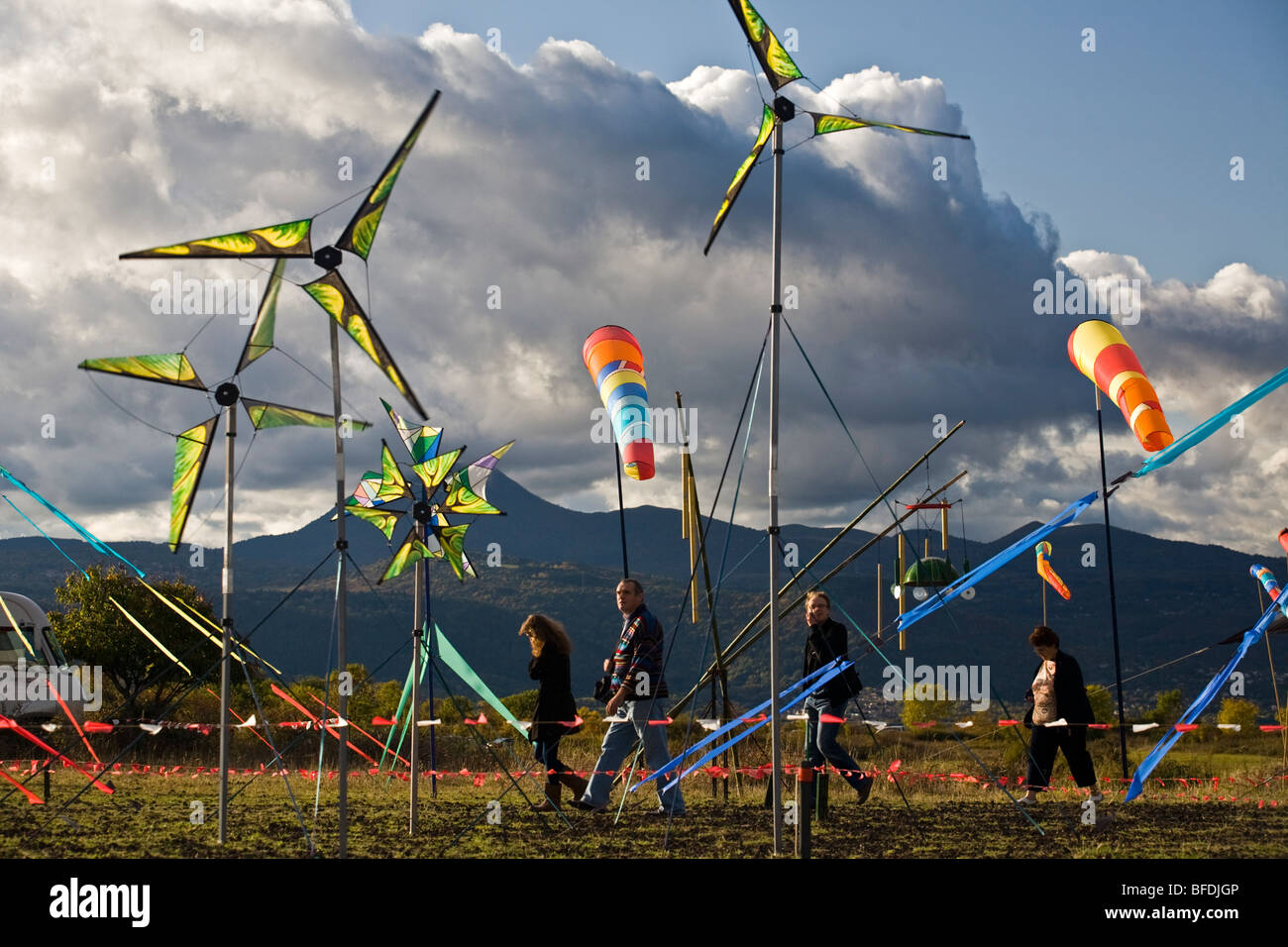 Michel Trouillet's decorative and playful wind objects. Objets éoliens ...