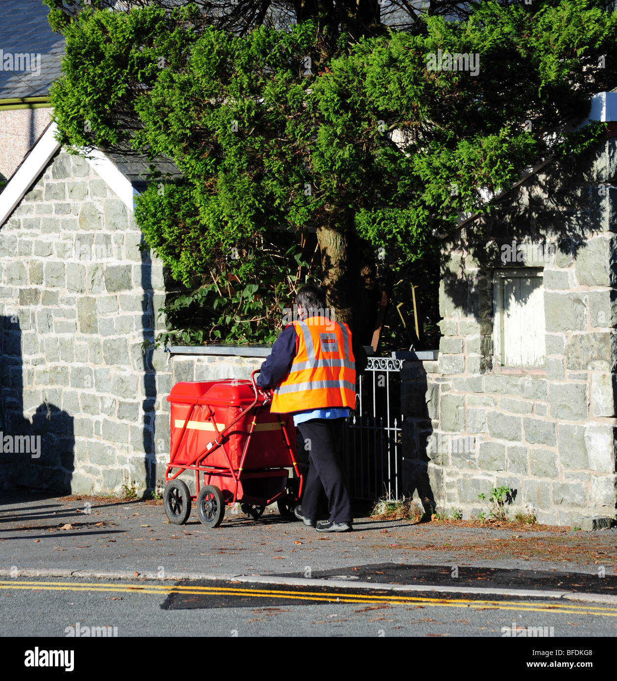 Royal mail postman woman hi-res stock photography and images - Alamy