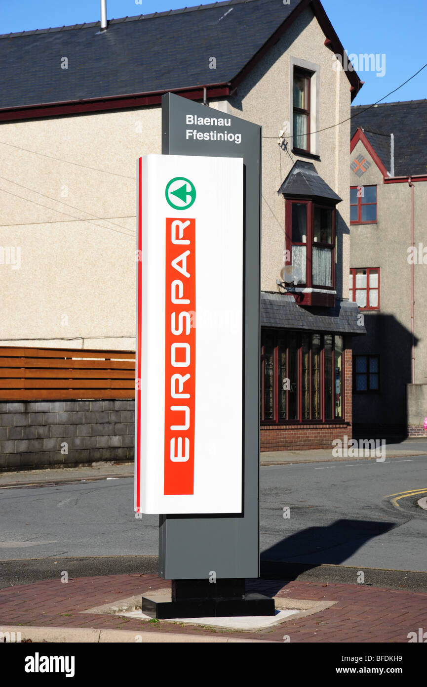 Spar shop sign hi-res stock photography and images - Alamy