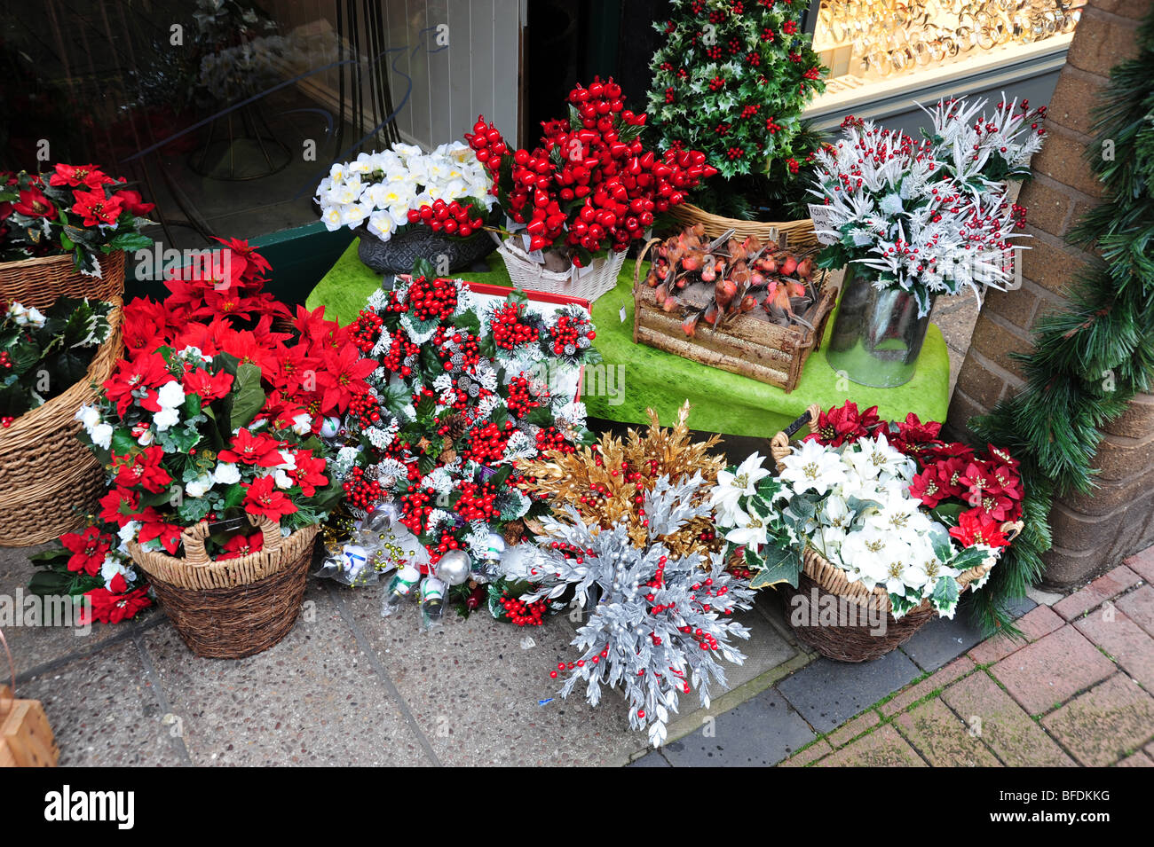 Floral christmas display hi-res stock photography and images - Alamy