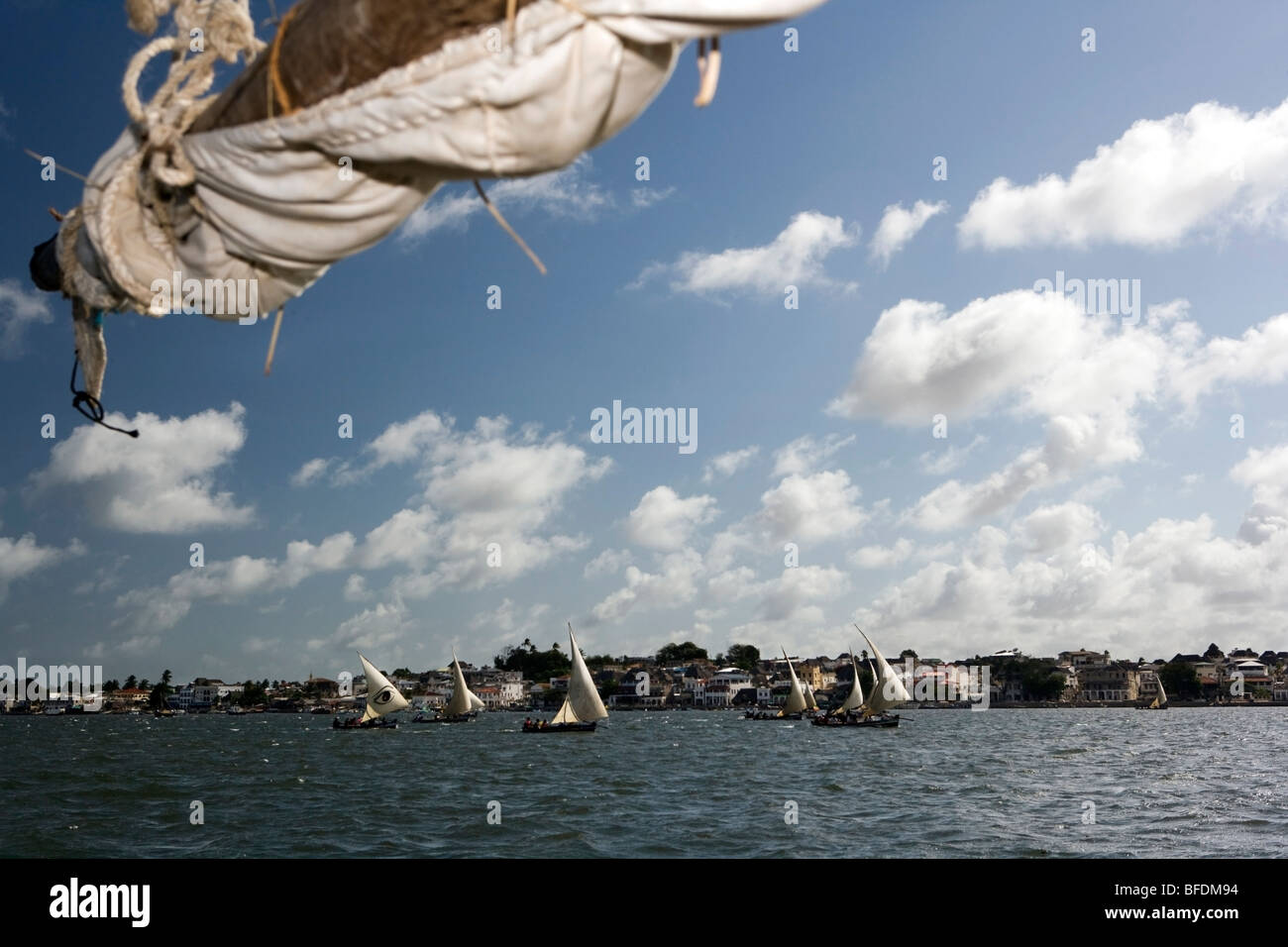 Dhow race lamu hi-res stock photography and images - Alamy