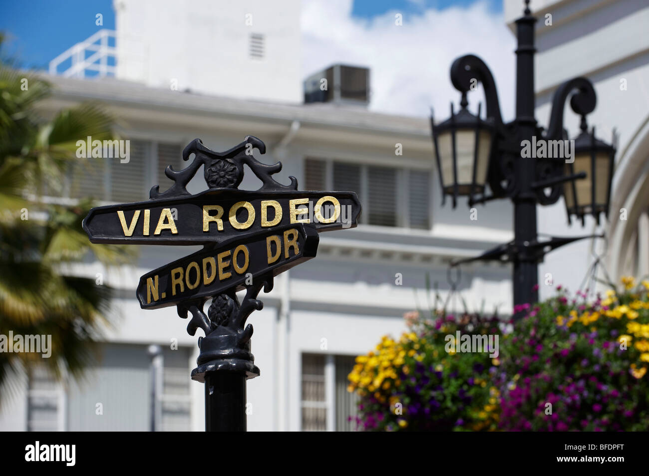 Rodeo drive hi-res stock photography and images - Alamy