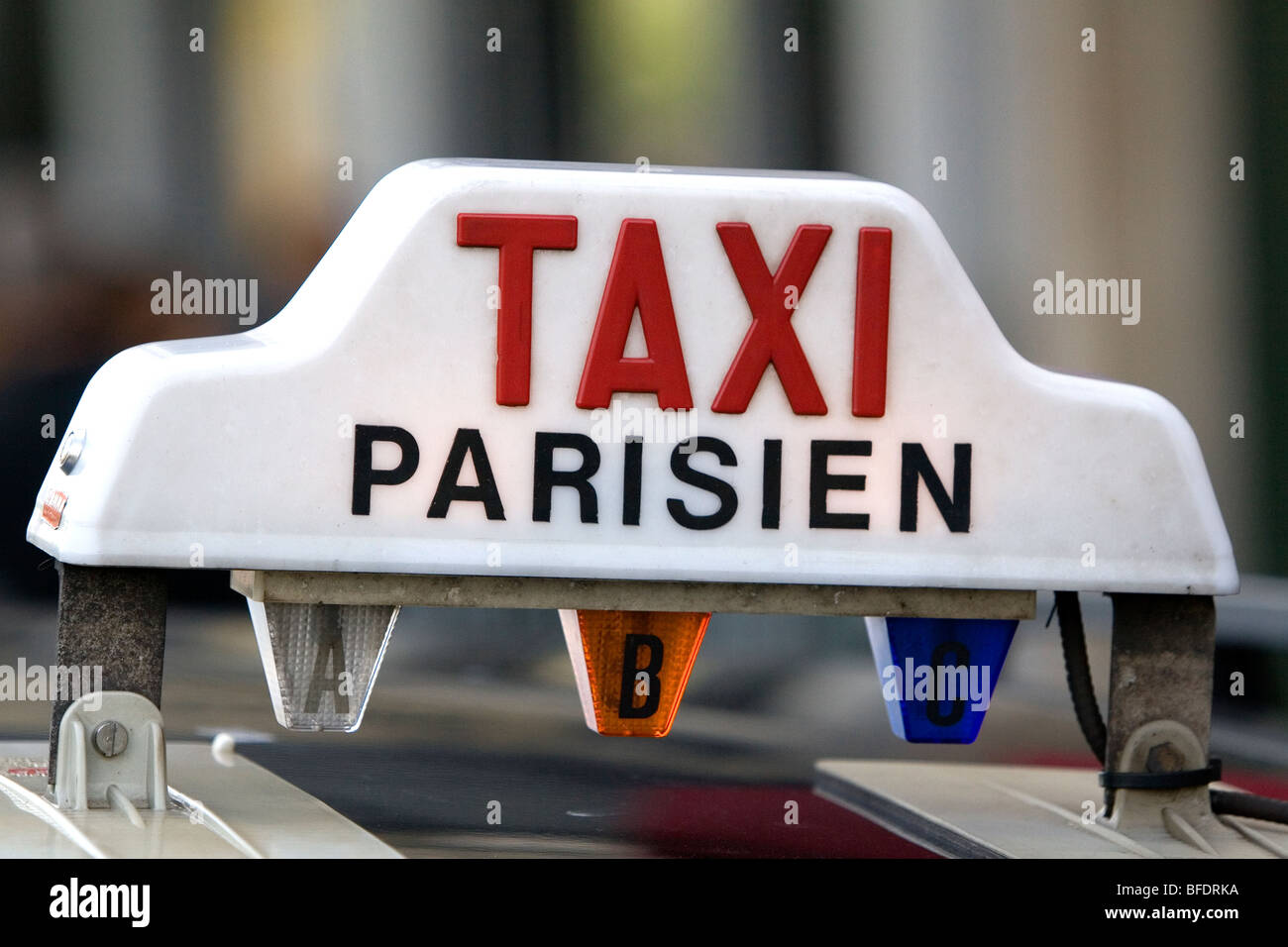 Paris taxi sign hi-res stock photography and images - Alamy