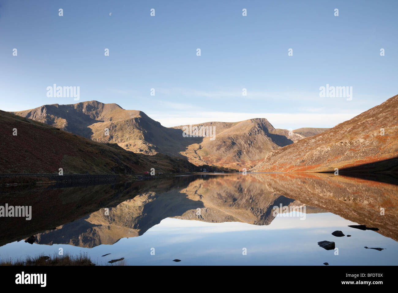 Llyn ogwen wales hi-res stock photography and images - Alamy