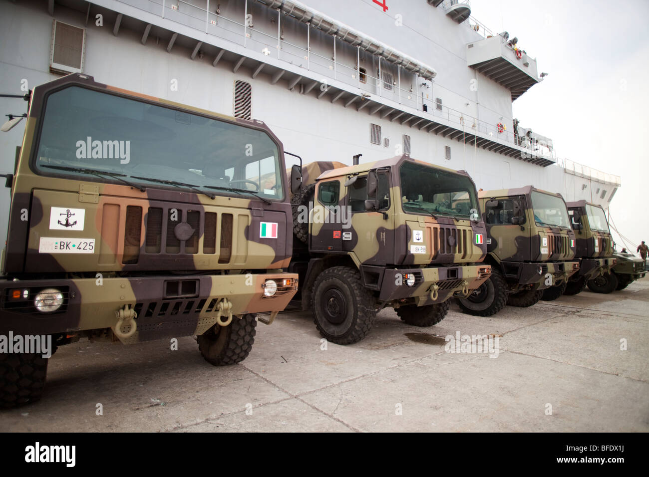Italian army jeep hi-res stock photography and images - Alamy