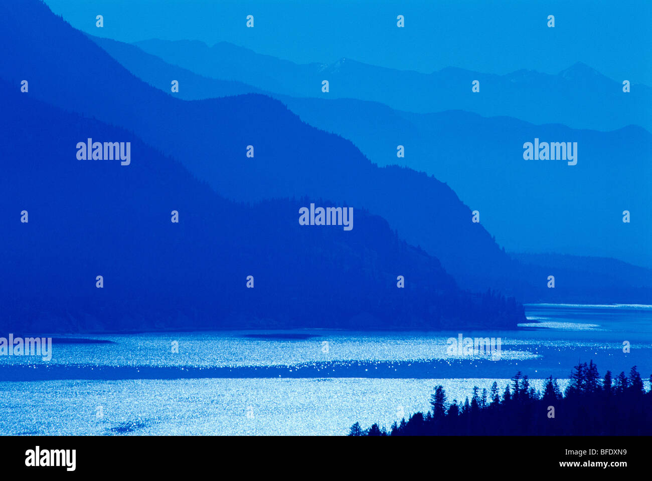 Canadian lake scenic hi-res stock photography and images - Alamy