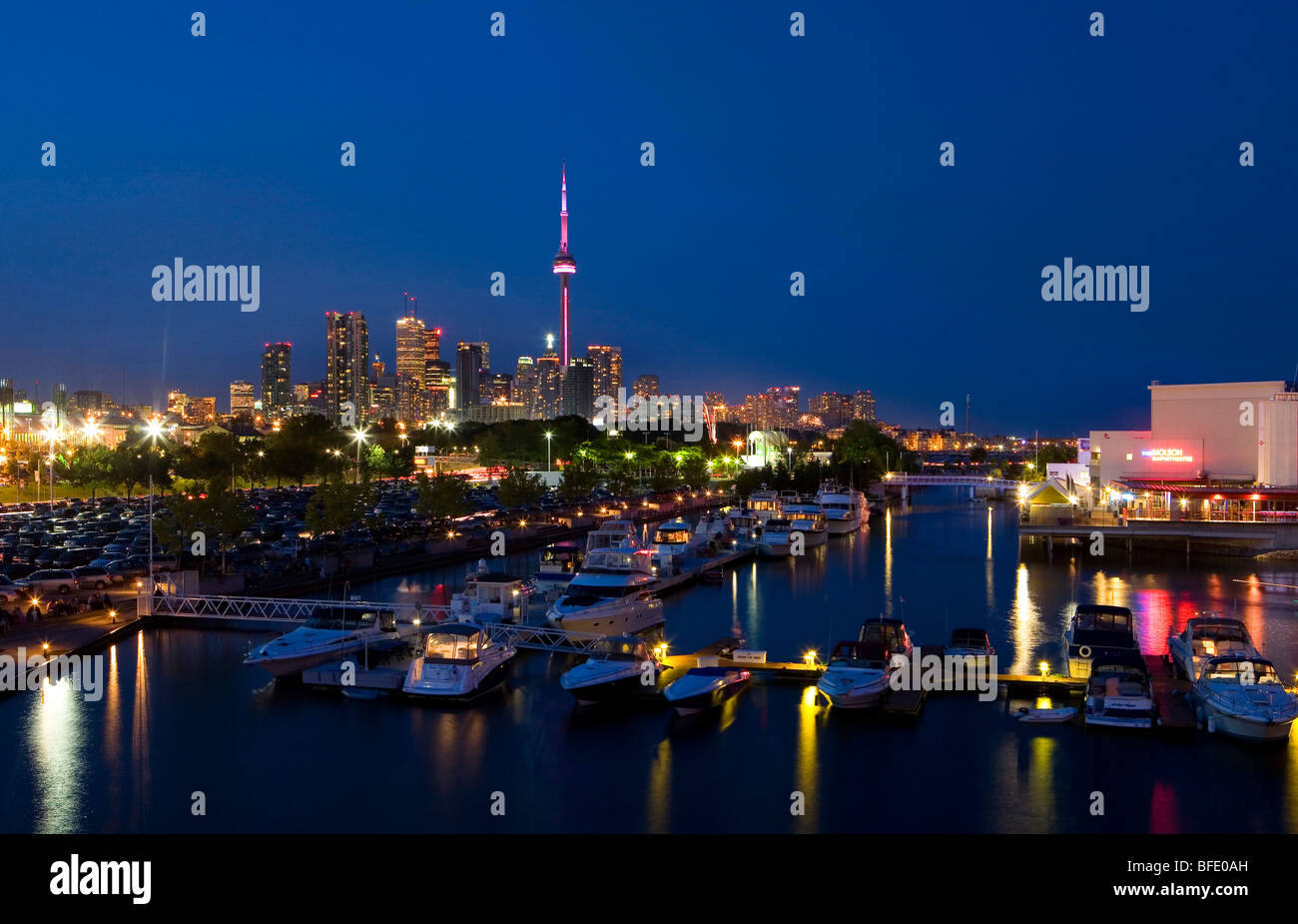 Toronto buildings downtown night hi-res stock photography and images ...