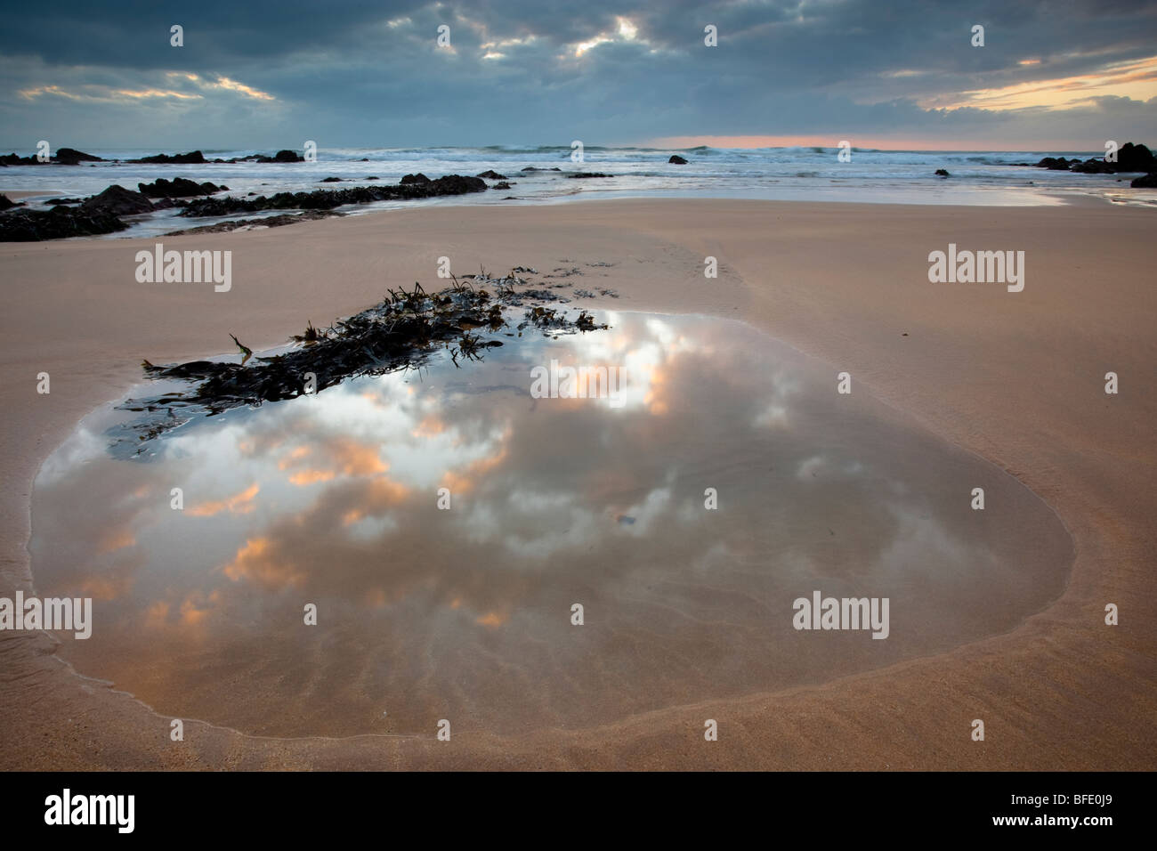 Reflection in wet rock hi-res stock photography and images - Alamy