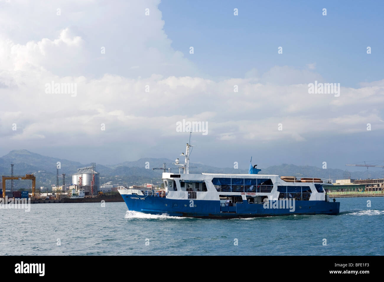 Boats along the Mactan Channel in Cebu Stock Photo - Alamy