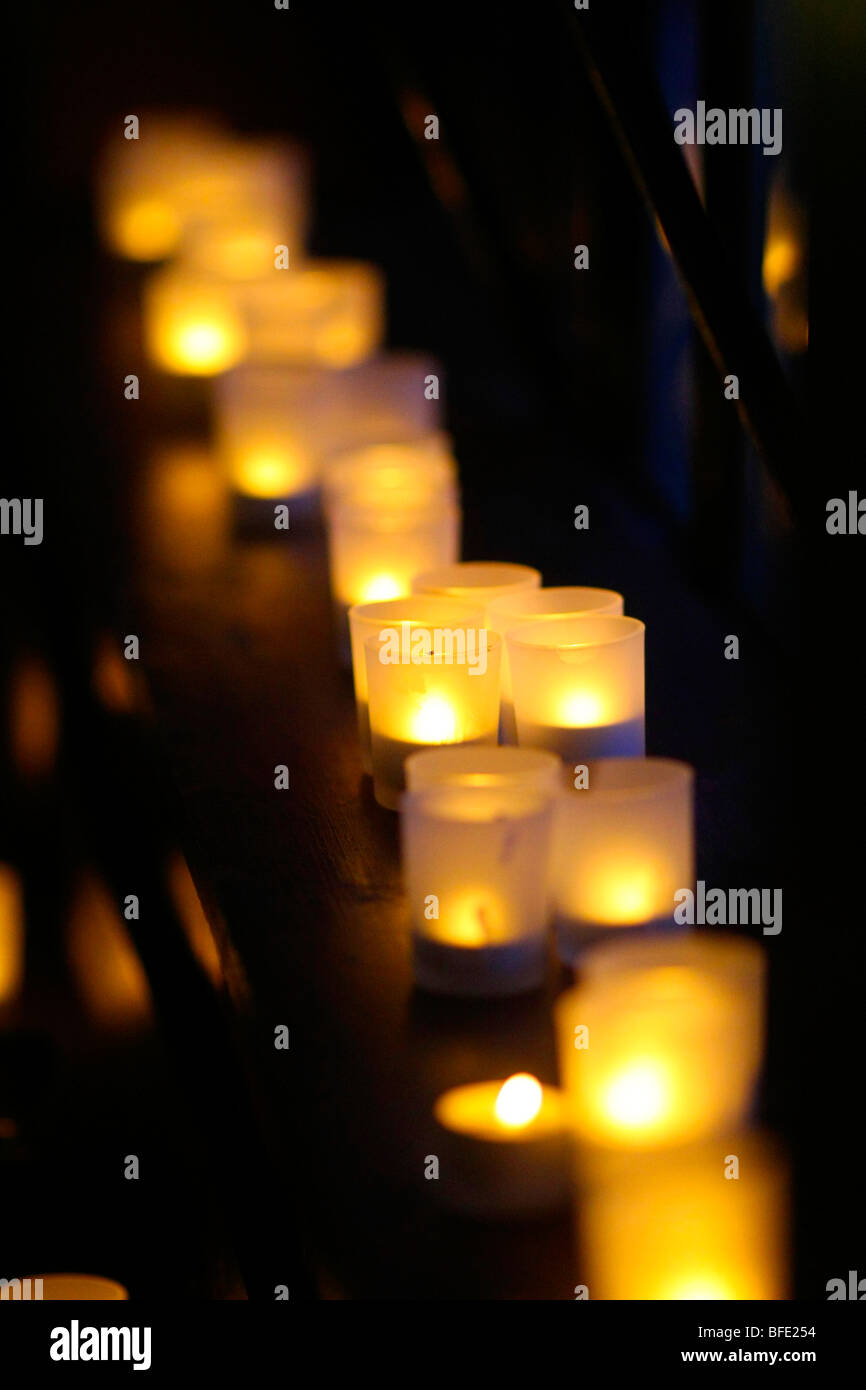 Line of candles hi-res stock photography and images - Alamy