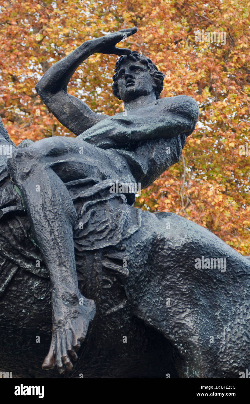 Physical energy statue hi-res stock photography and images - Alamy