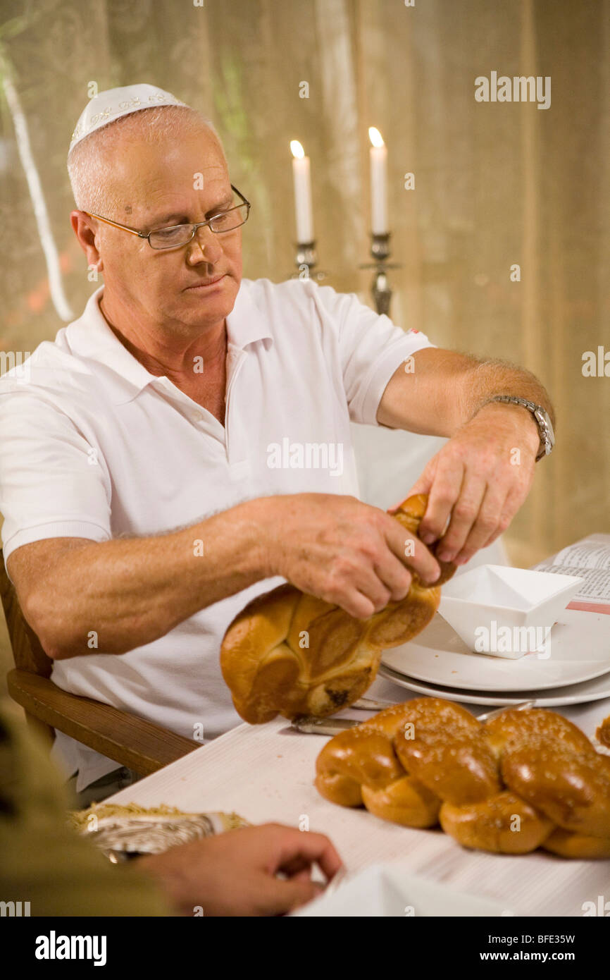 Eat challah israel hi-res stock photography and images - Alamy