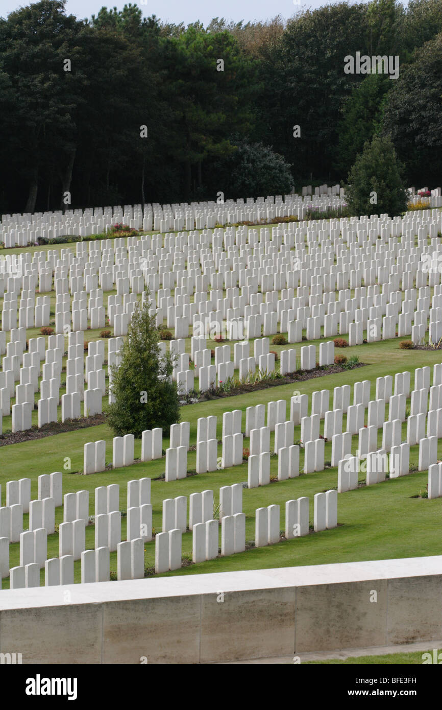 Etaples, the largest Commonwealth war cemetery in France Stock Photo ...