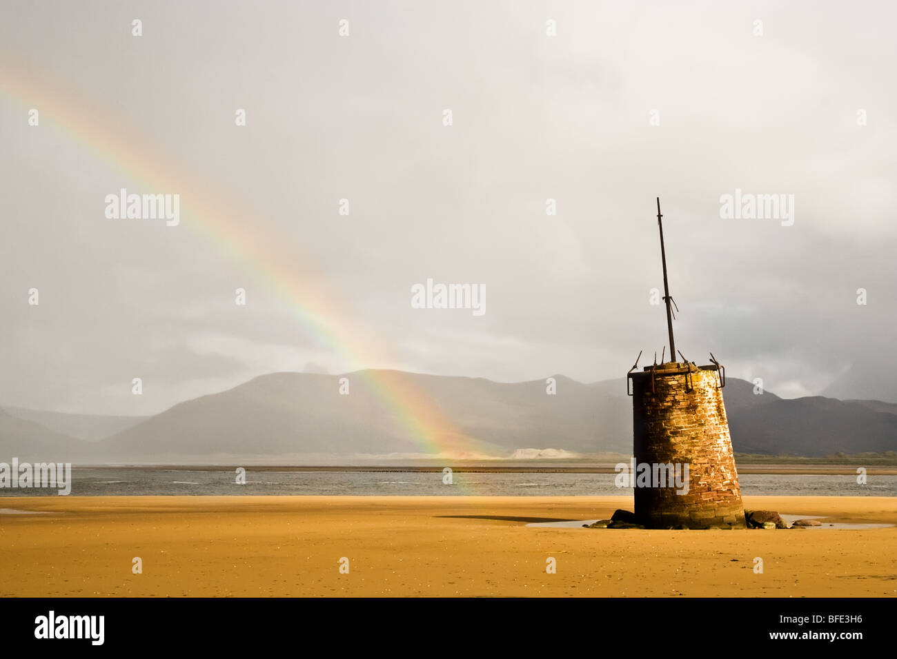 Ireland castle rainbow hi-res stock photography and images - Alamy