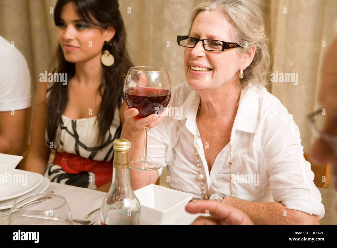 Israeli religious women hi-res stock photography and images - Alamy