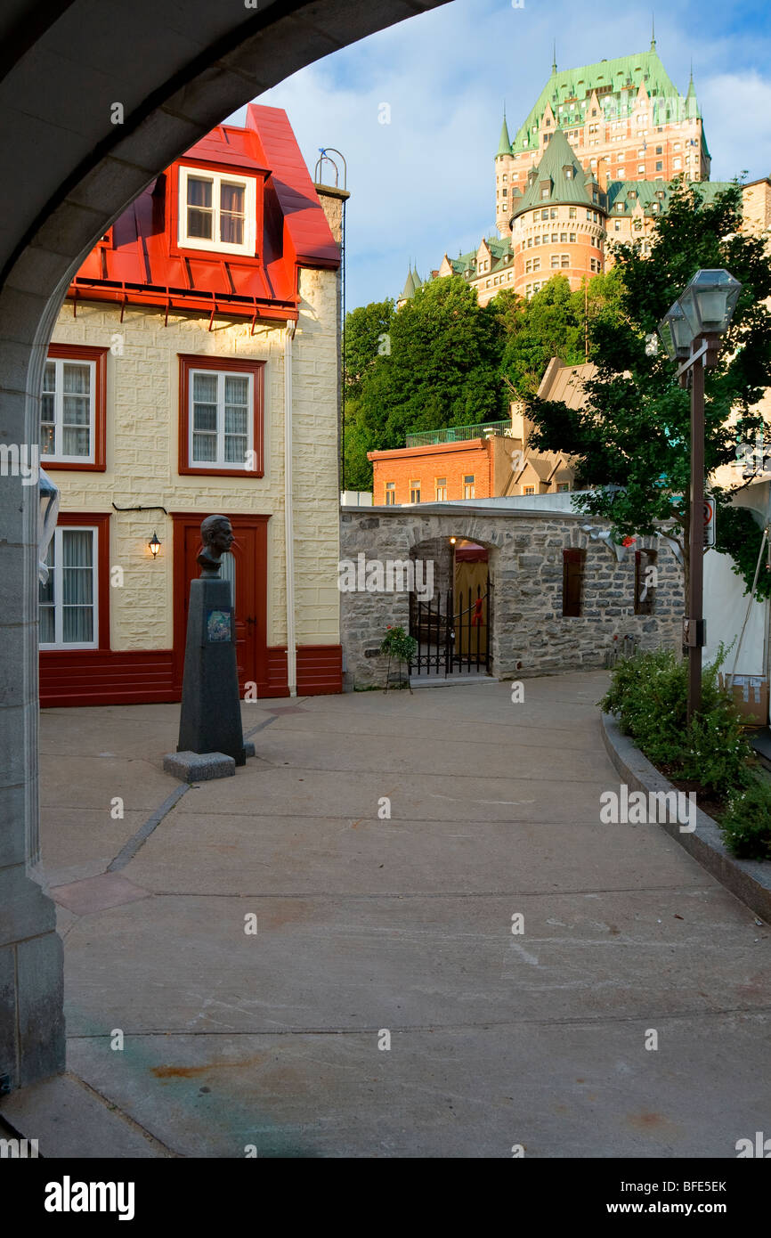 Public square hi-res stock photography and images - Alamy