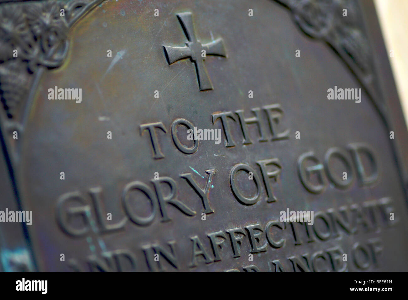 Brass memorial plaque hi-res stock photography and images - Alamy
