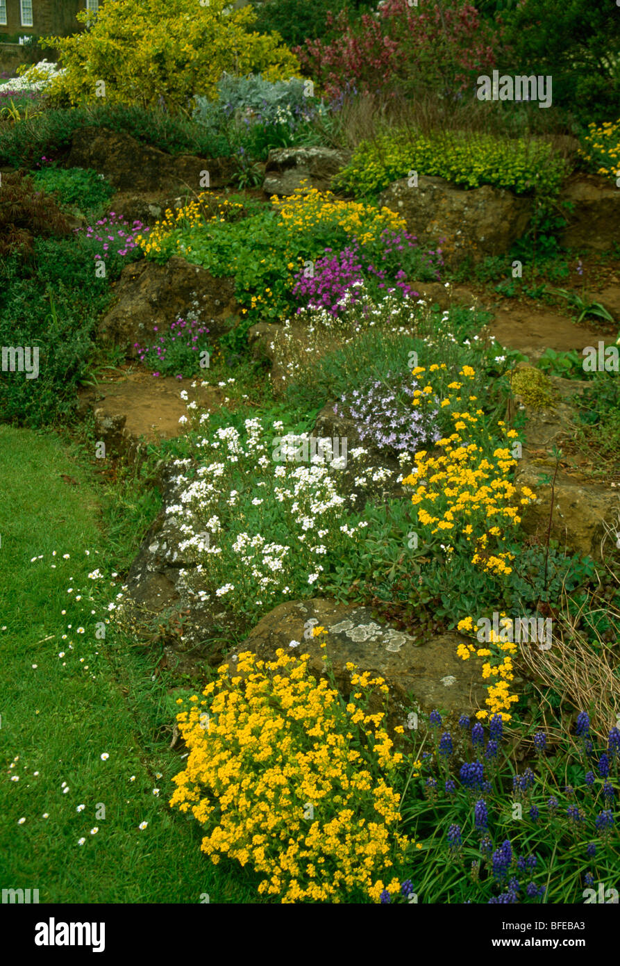 Gardens paving details country hi-res stock photography and images - Alamy