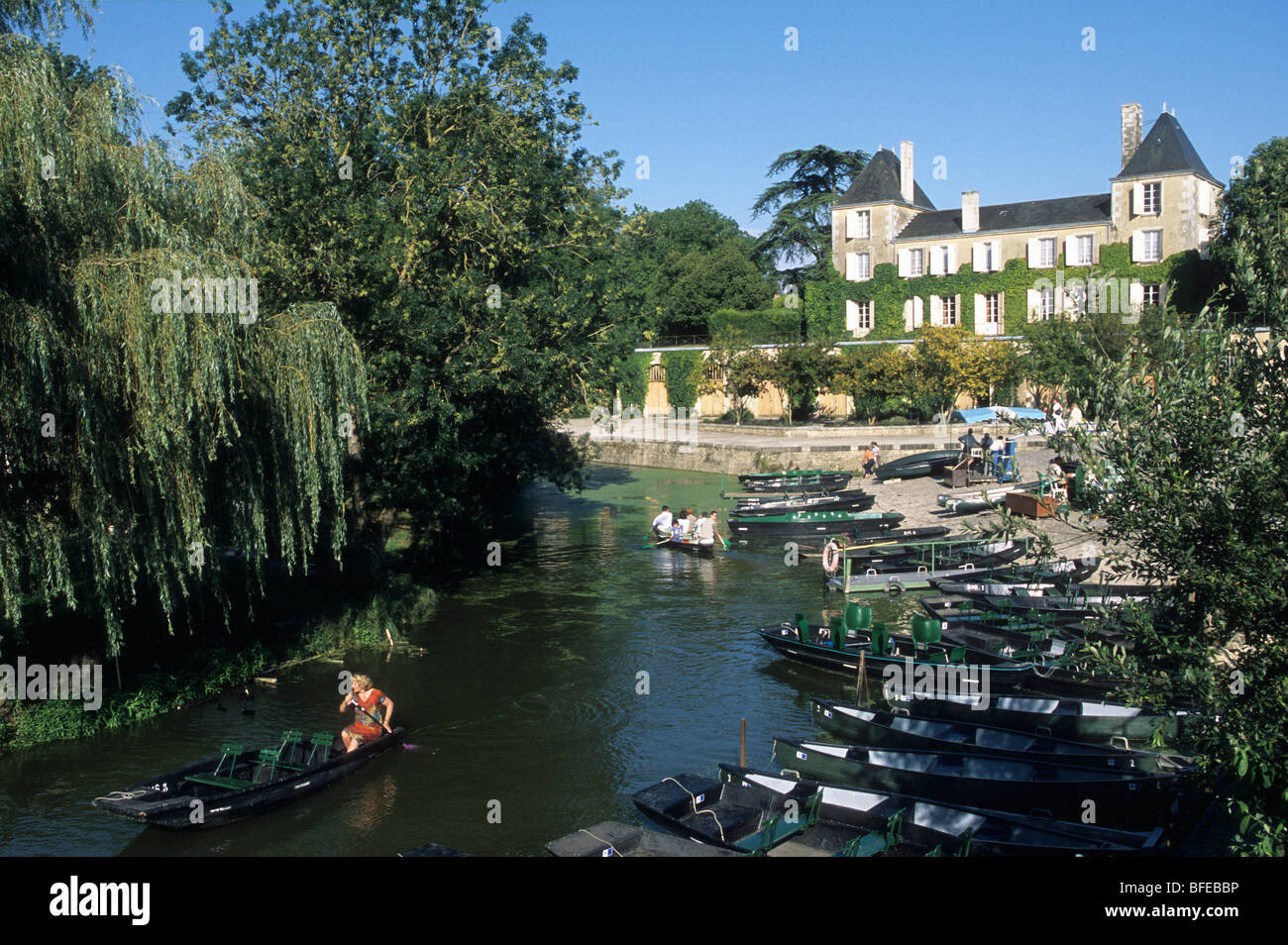 France deux sevres arcais marais hi-res stock photography and images ...