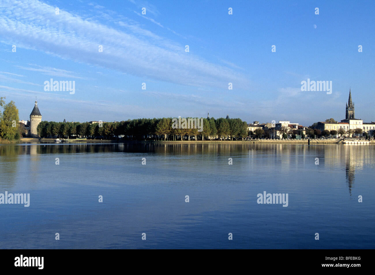 France Aquitaine Gironde ( 33 ) Libourne and Dordogne river Stock Photo ...