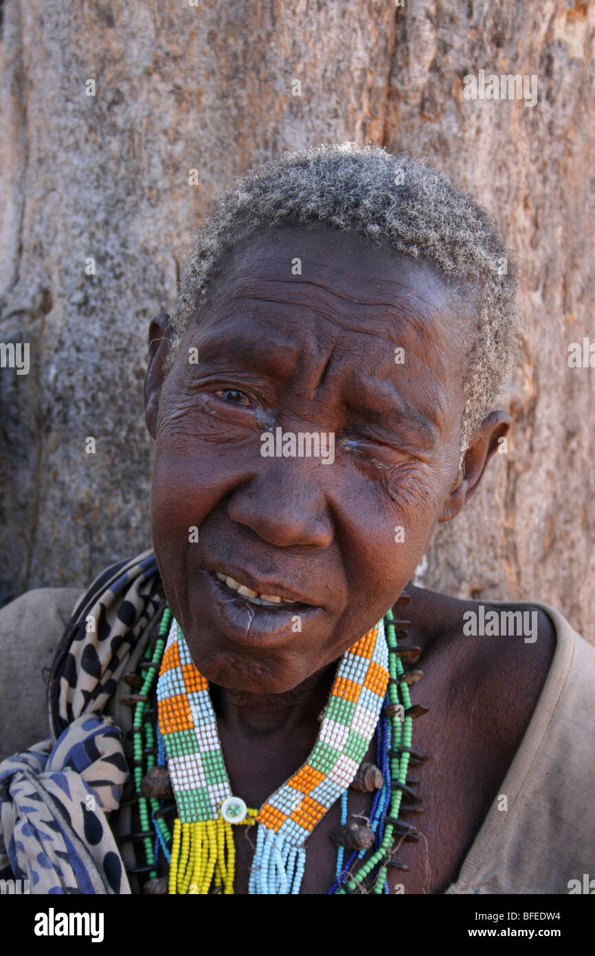 Hadza hi-res stock photography and images - Alamy