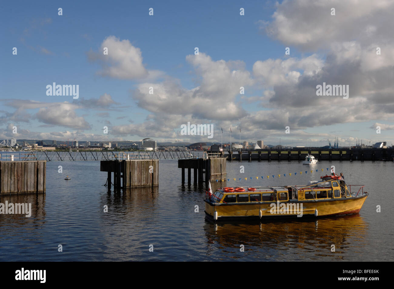 Cardiff taxi wales hi-res stock photography and images - Alamy
