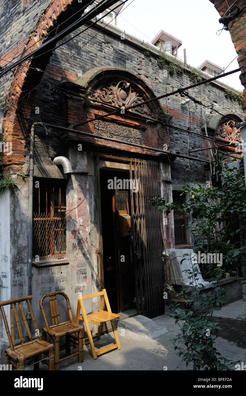 Shikumen hi-res stock photography and images - Alamy