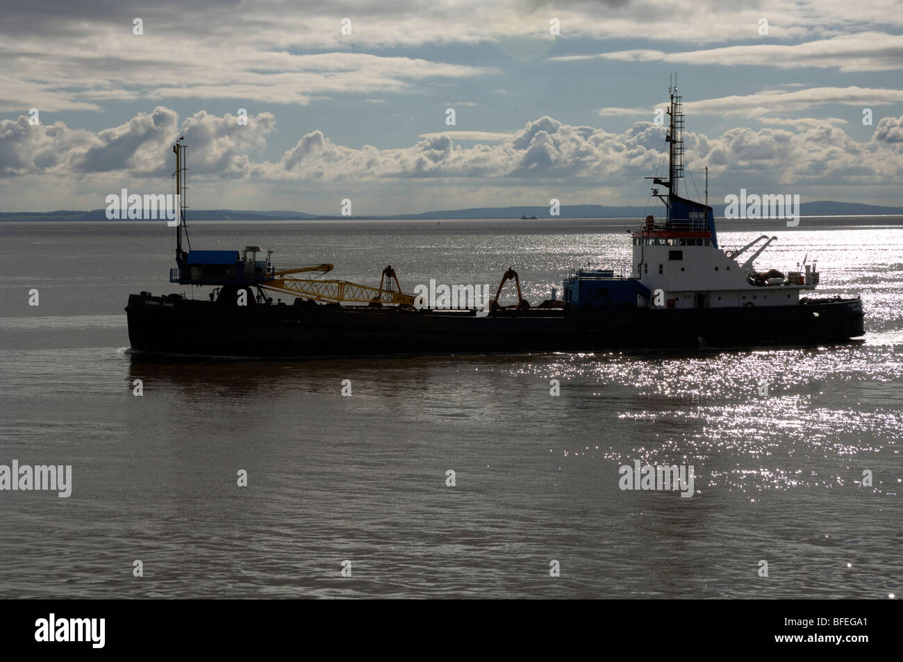 Aggregate dredger hi-res stock photography and images - Alamy