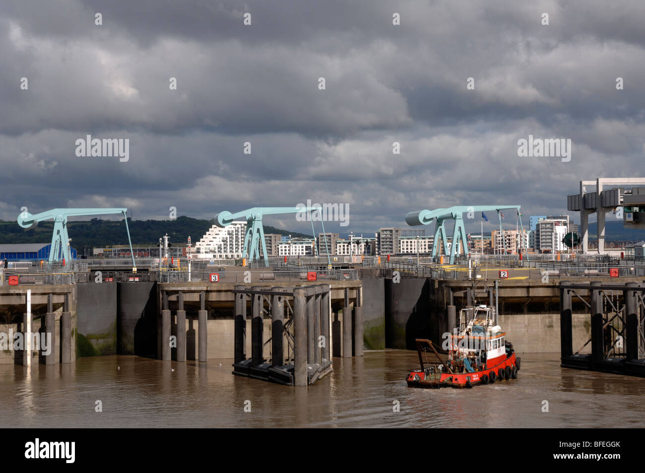 Cardiff bay barrage hi-res stock photography and images - Alamy