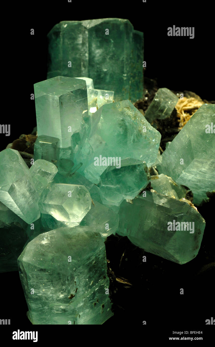 Blue green crystals of beryl, a beryllium aluminum cyclosilicate Stock ...