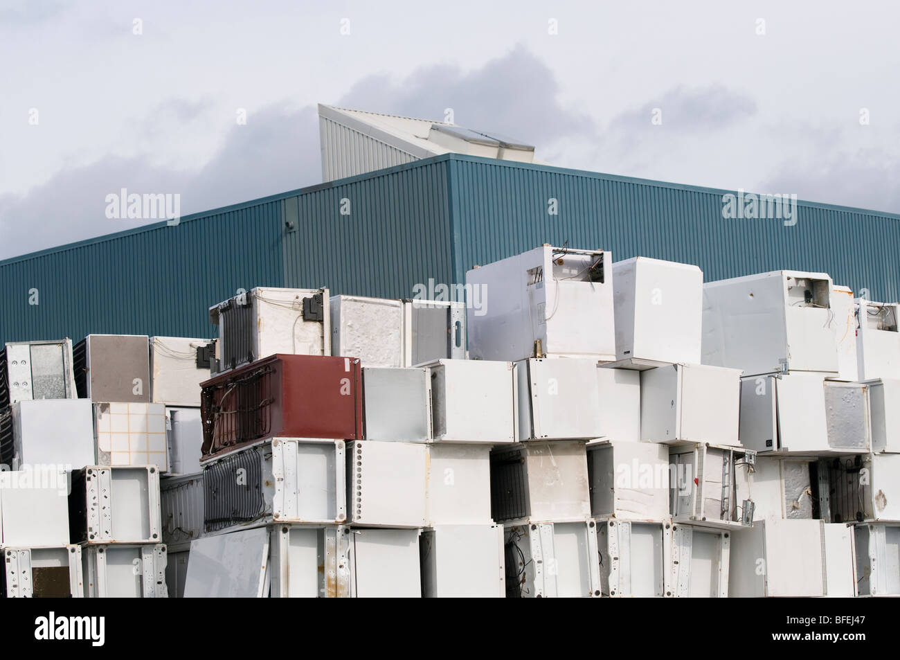 Dumped refrigerator hi-res stock photography and images - Alamy