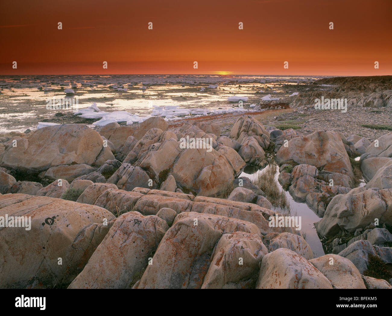 Sunset over ocean bay hi-res stock photography and images - Alamy