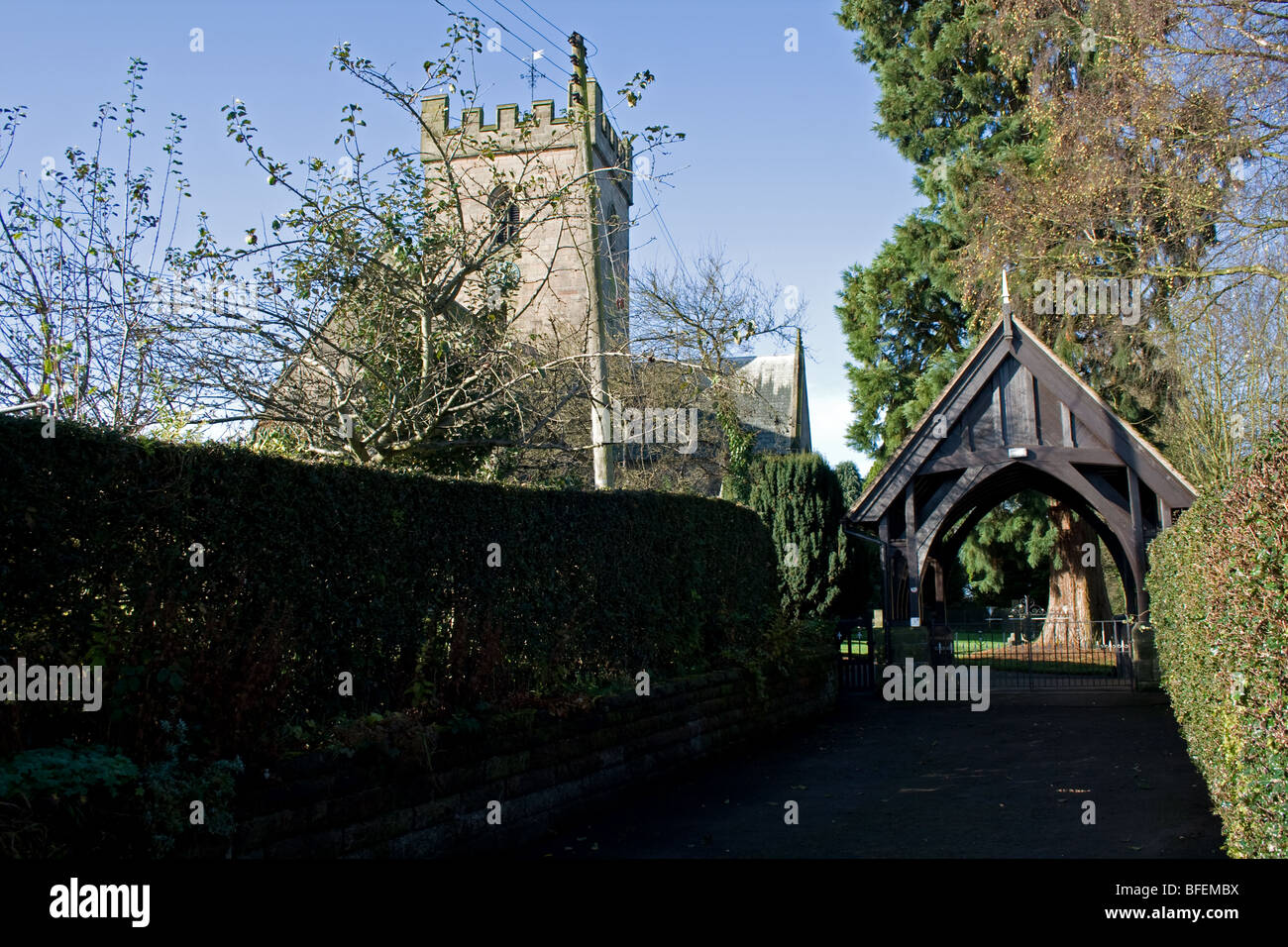 Church and lychgate hi-res stock photography and images - Alamy