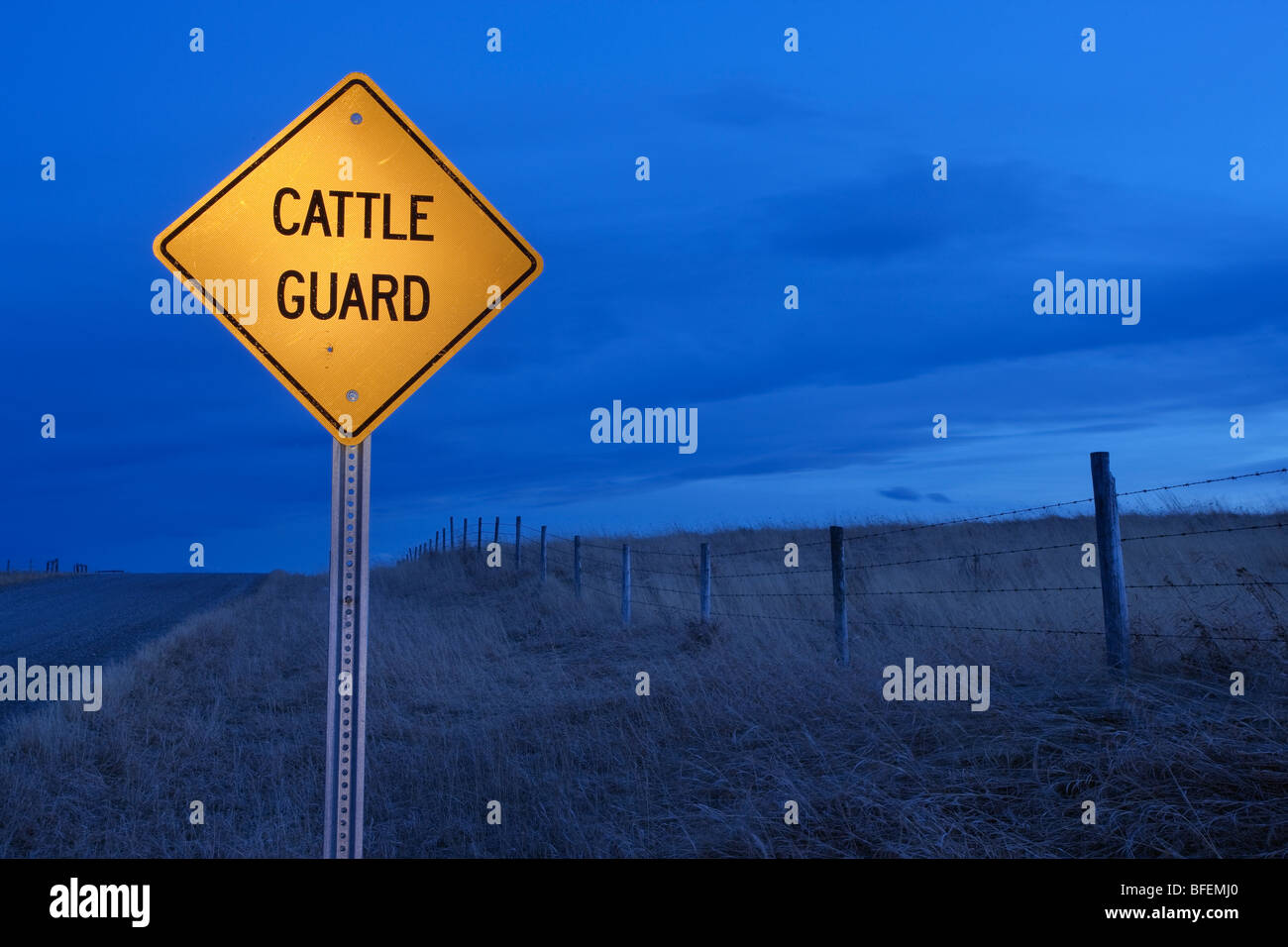 Cattle guard sign hi-res stock photography and images - Alamy