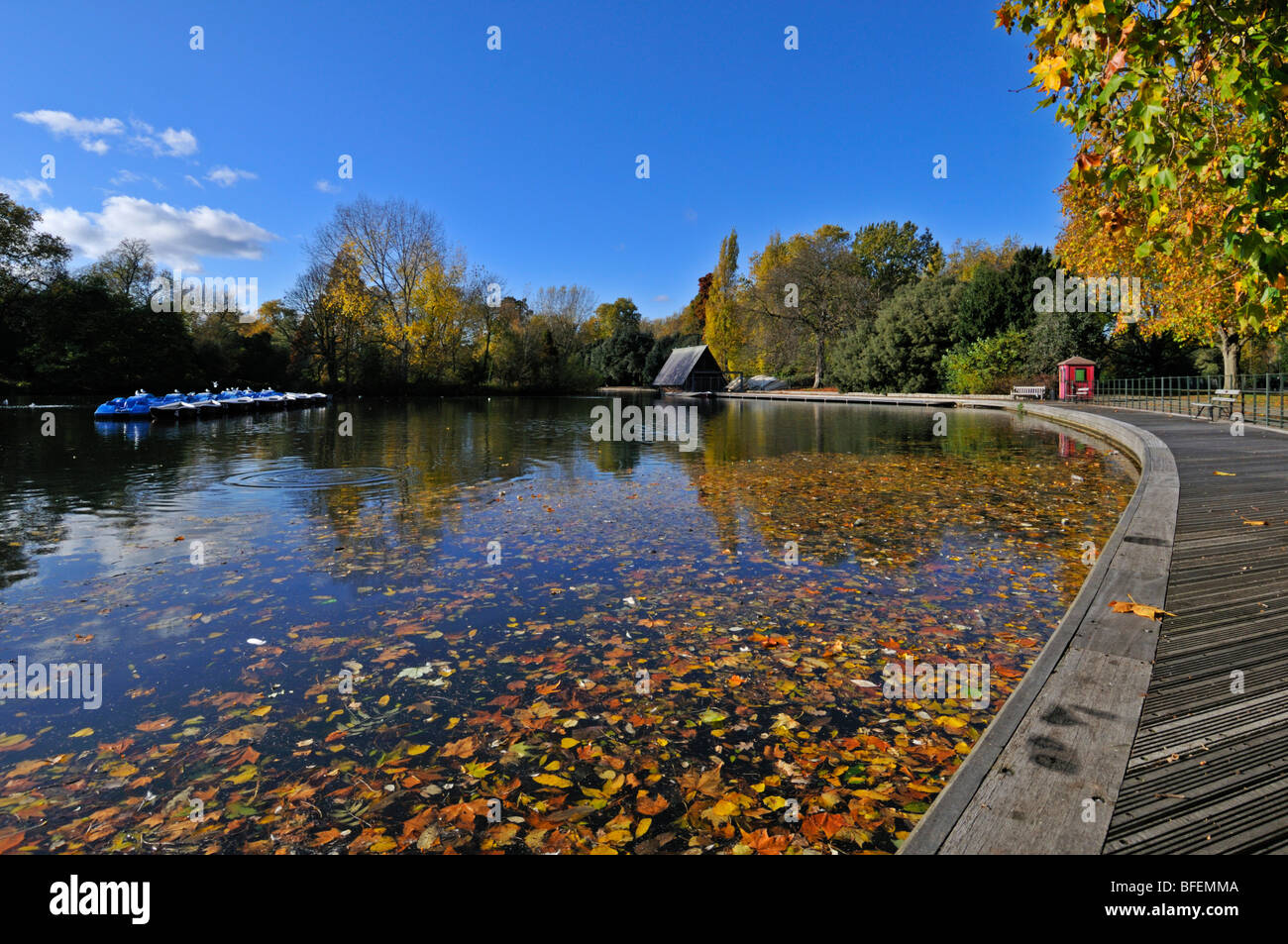 Battersea park boating lake hi-res stock photography and images - Alamy