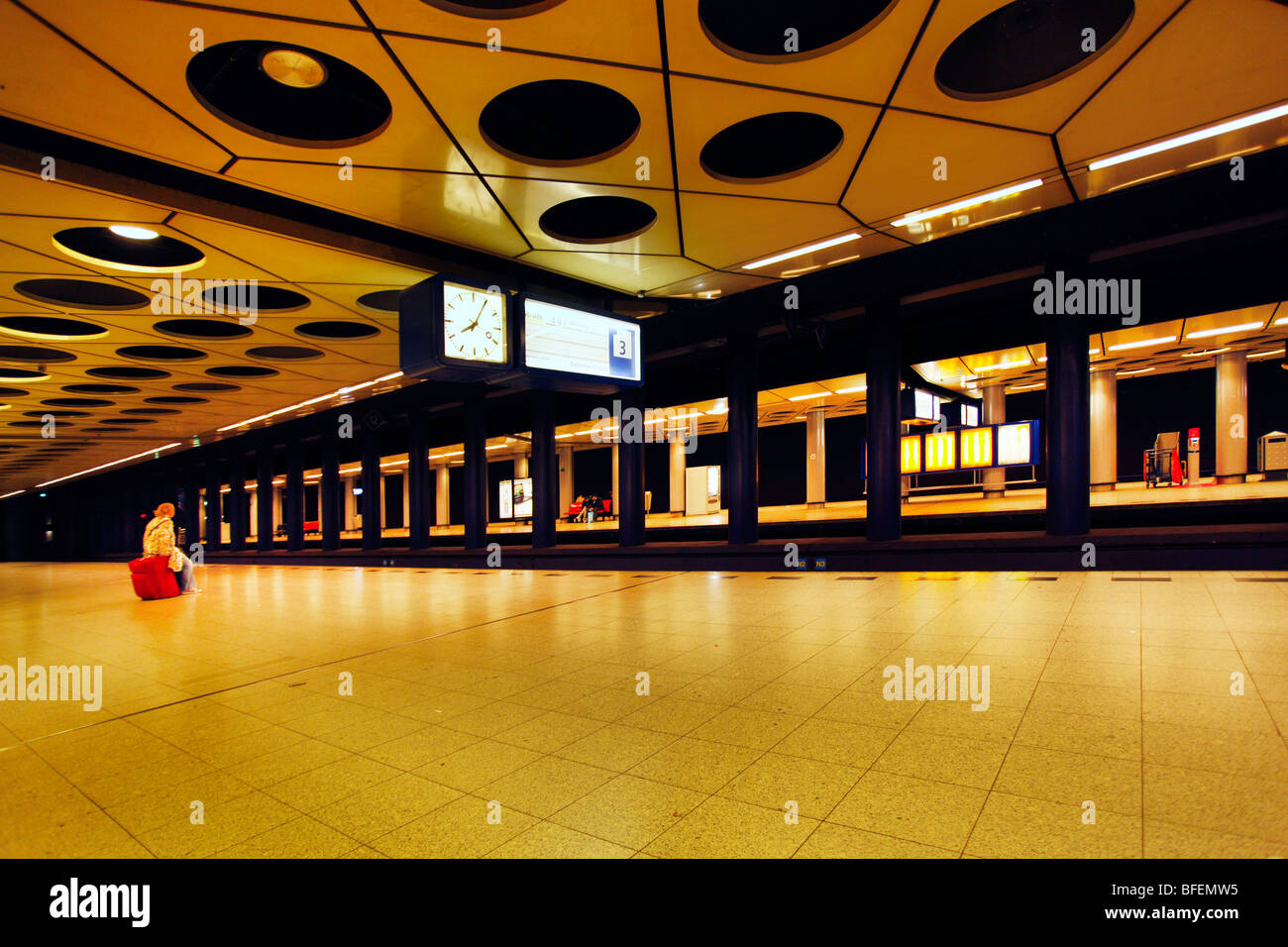 Airport rail system hi-res stock photography and images - Alamy
