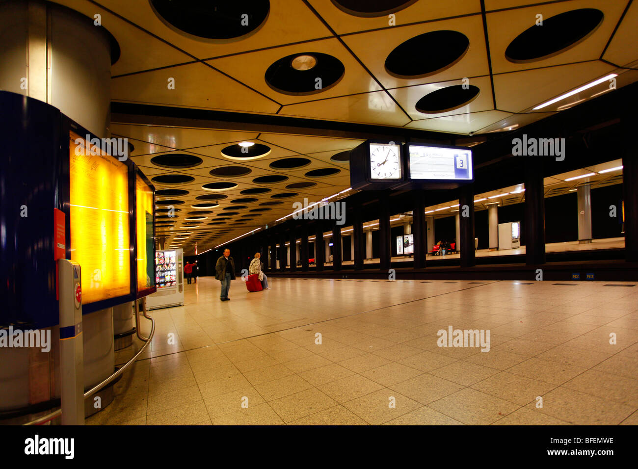 Airport rail system hi-res stock photography and images - Alamy