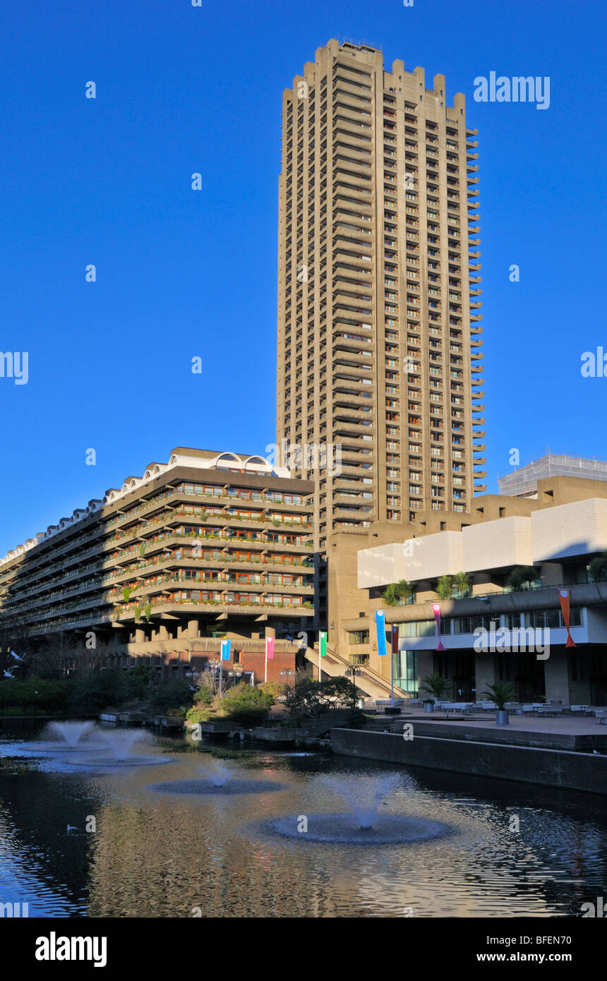 Barbican theatre theatre hi-res stock photography and images - Alamy