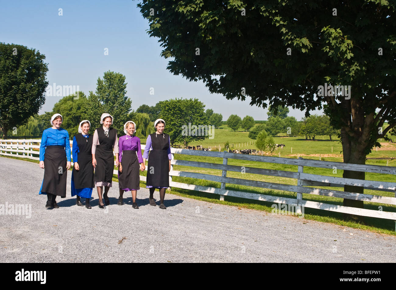 Mennonite women hi-res stock photography and images - Alamy