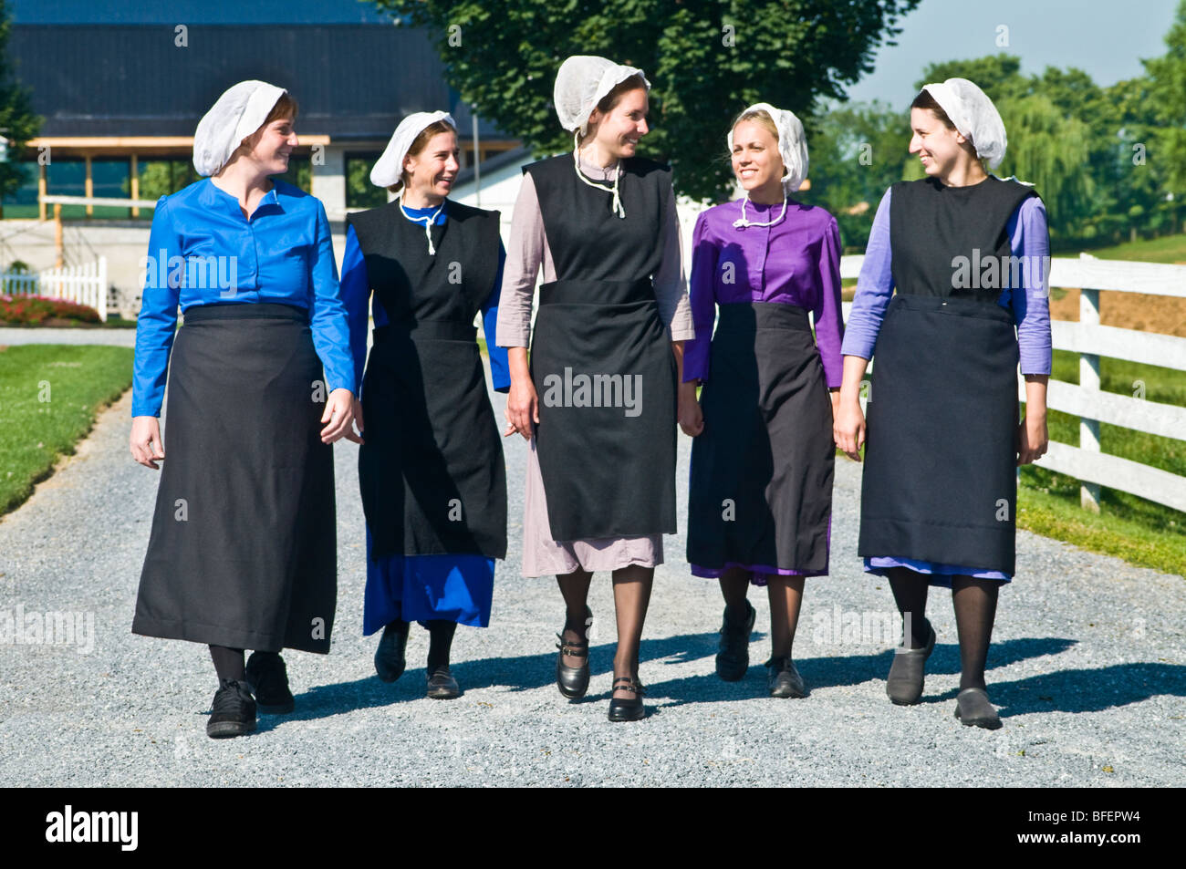 Amish girls High Resolution Stock Photography and Images - Alamy