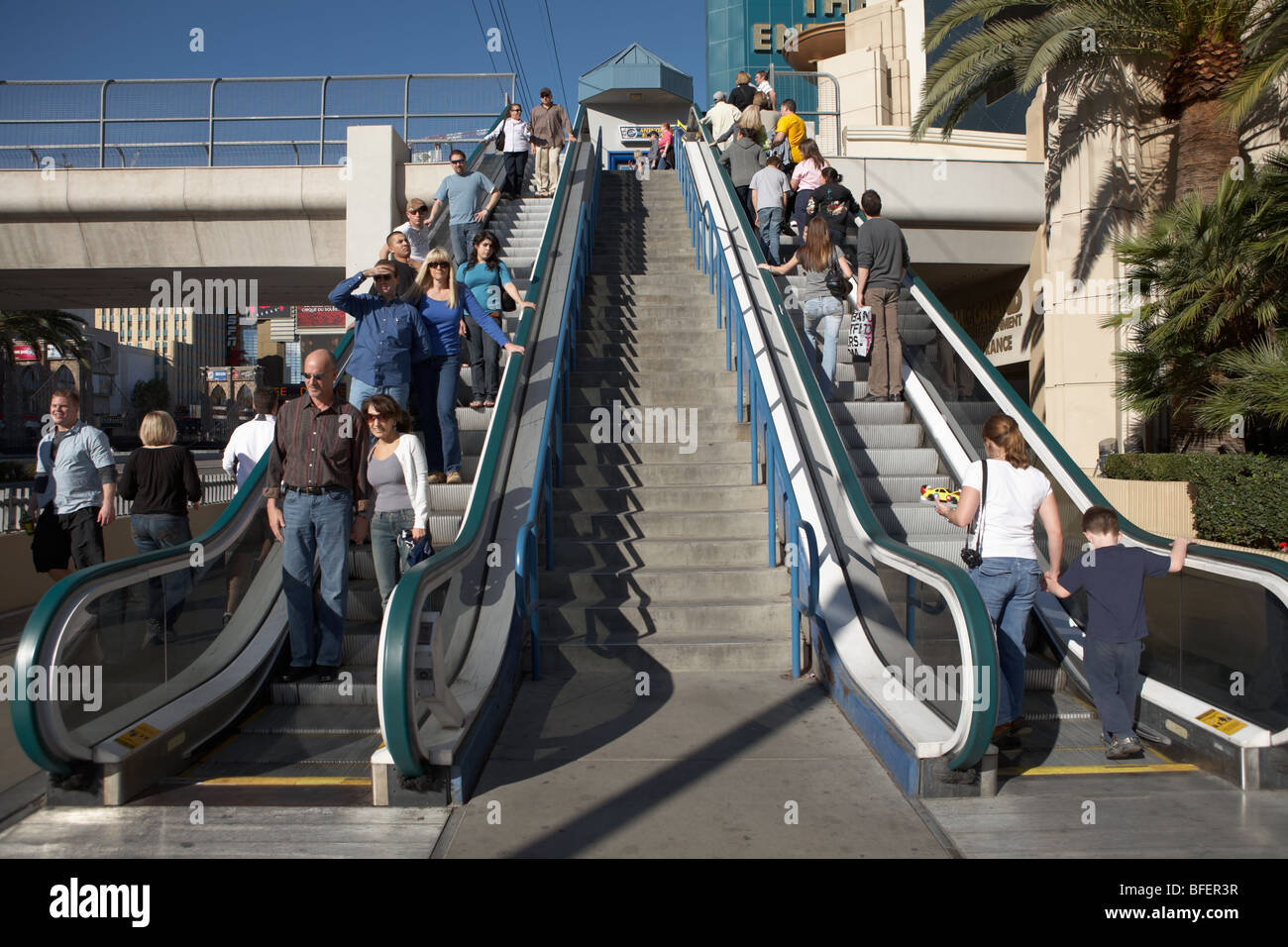 Street escalator hi-res stock photography and images - Alamy