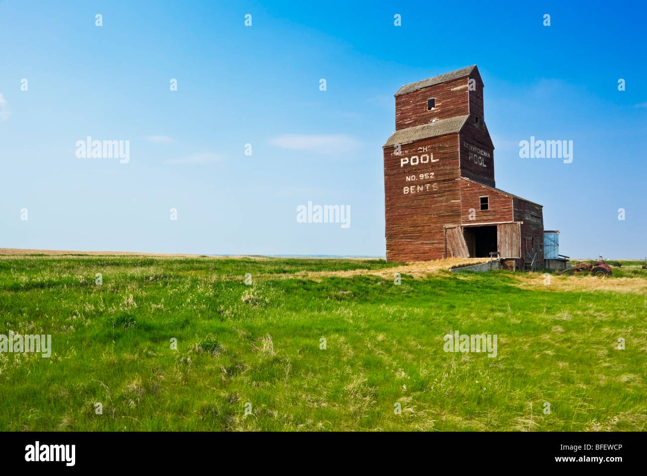 Abandoned grain elevator, Bents, Saskatchewan, Canada Stock Photo - Alamy Abandoned grain elevator, Bents, Saskatchewan, Canada Stock Photo - Alamy