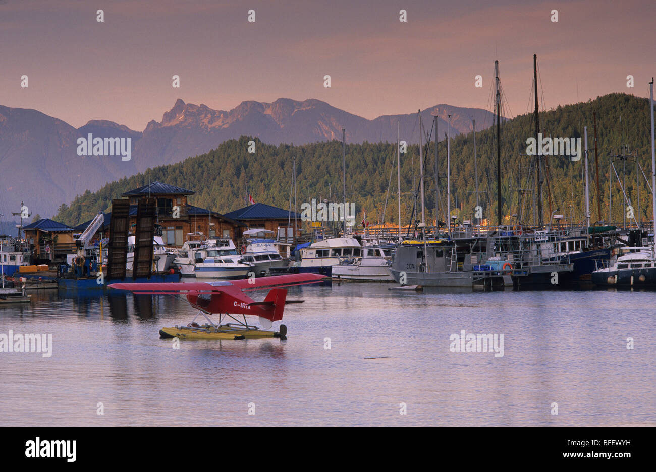 Gibsons landing hi-res stock photography and images - Alamy