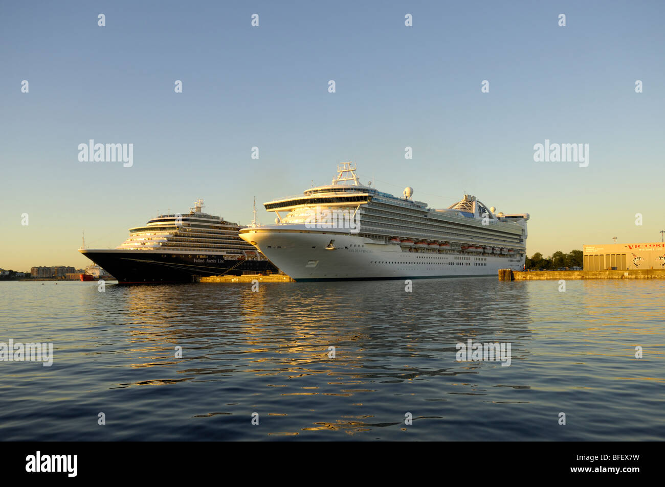 Victoria cruise ships hi-res stock photography and images - Alamy