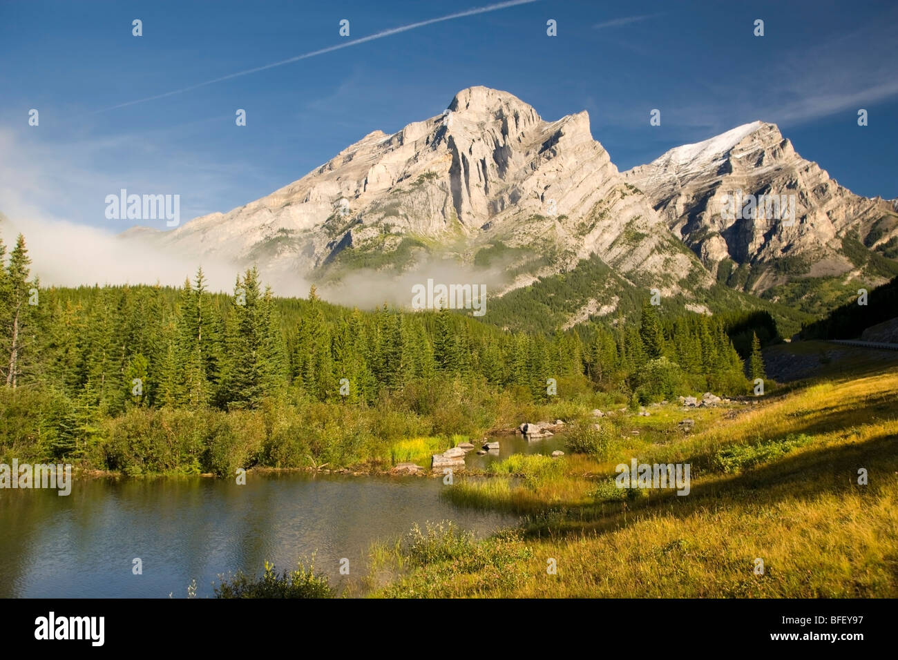 Wedge Pond, Kananaskis Provincial Park, Alberta, Canada, mountain, lake ...