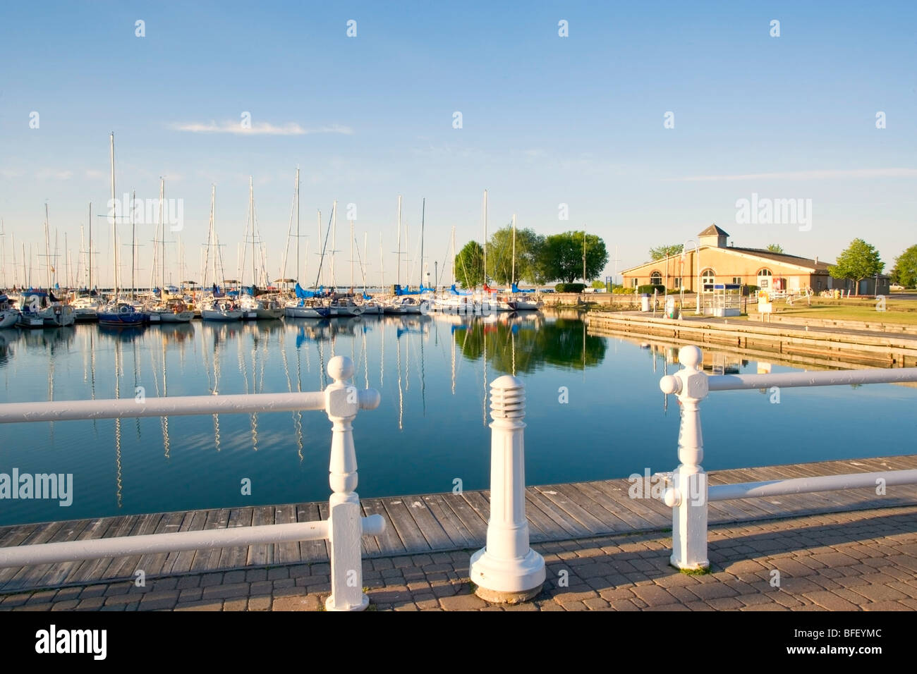 Cobourg marina hi-res stock photography and images - Alamy