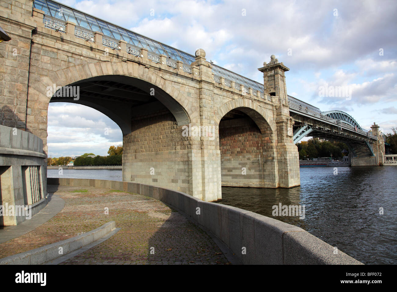 River bridge water hi-res stock photography and images - Alamy