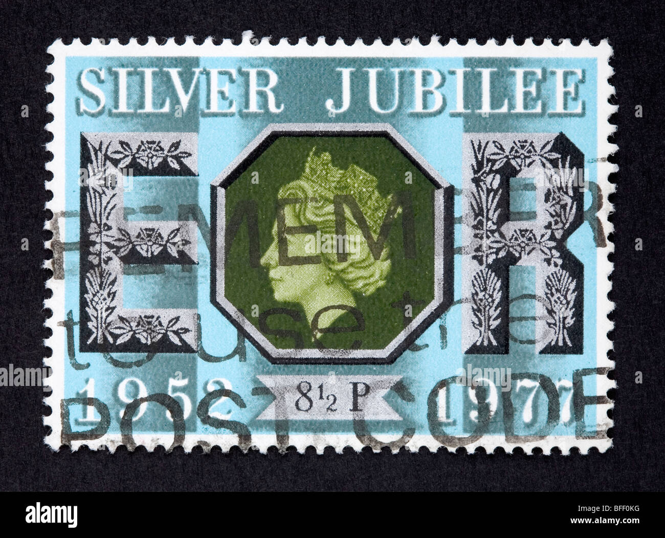 Silver jubilee 1977 stamp hi-res stock photography and images - Alamy