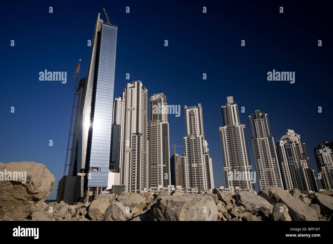 Skyscrapers of dubai business bay hi-res stock photography and images ...